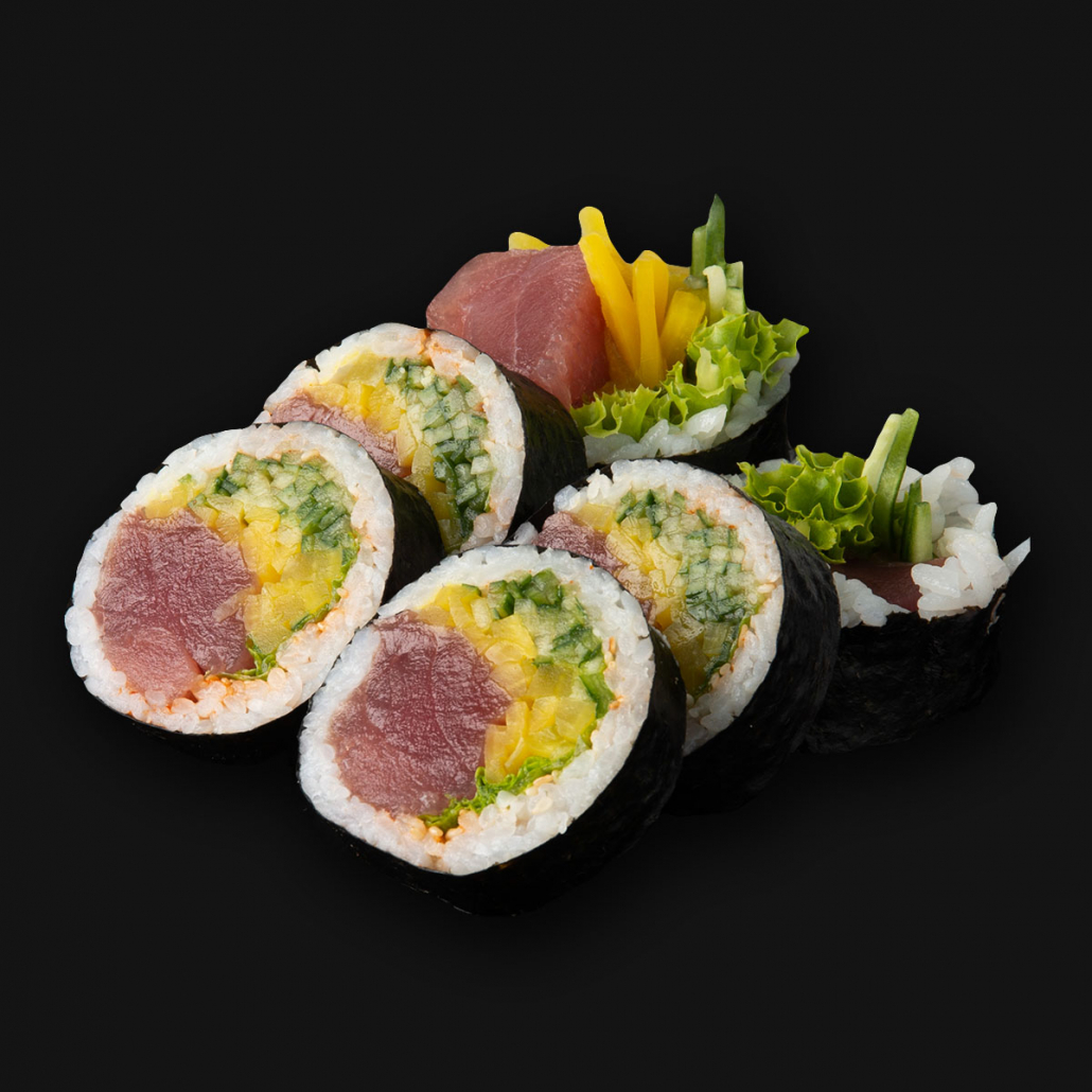 FUTOMAKI SPICY MAGURO OSTRE – Sushi Siedem & Thai Food